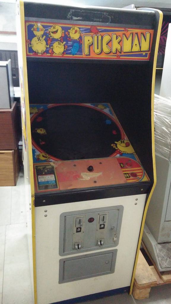 puckman-honly-karateco | Rotheblog - Arcade Game Blog